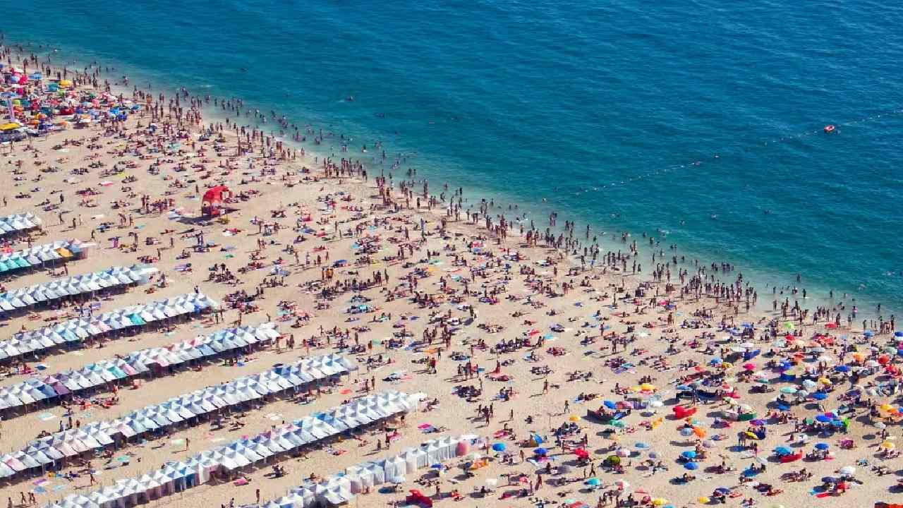 10 Most Overcrowded Tourist Destinations in the World
