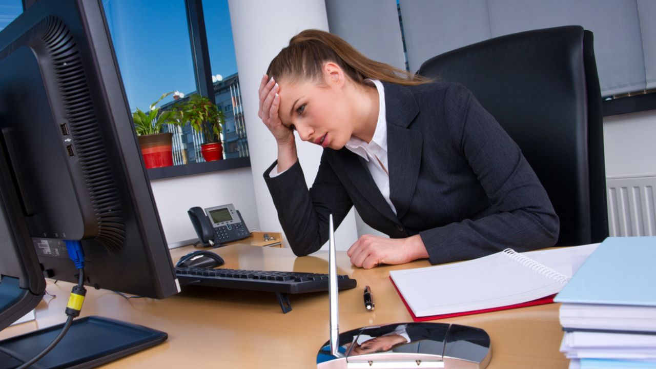 Woman Fired for Coming Early to Work: Court Supports Employer